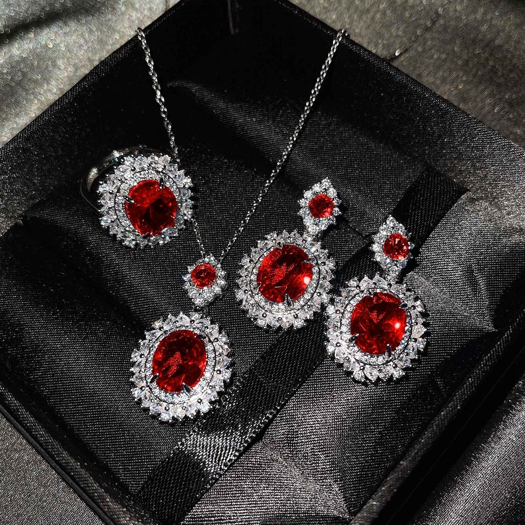 Vespera Aetherin Rot Set | White Gold